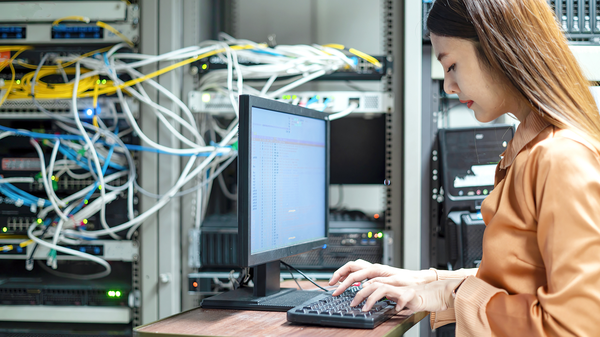 Découvrez le métier d’informaticien·ne ‒ Apprentissage ‐ EPFL