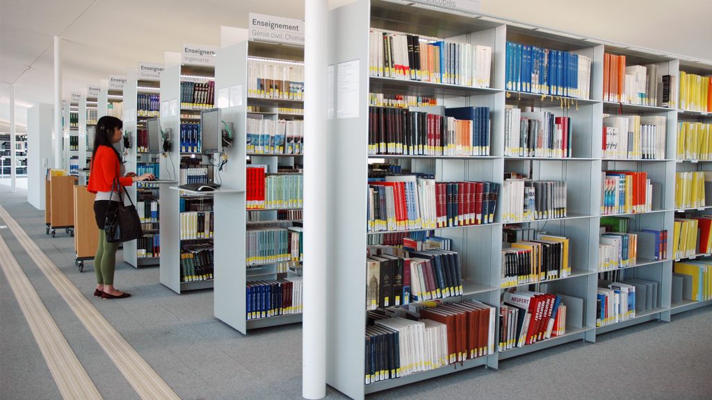 Teaching collection and scripts ‒ Library ‐ EPFL