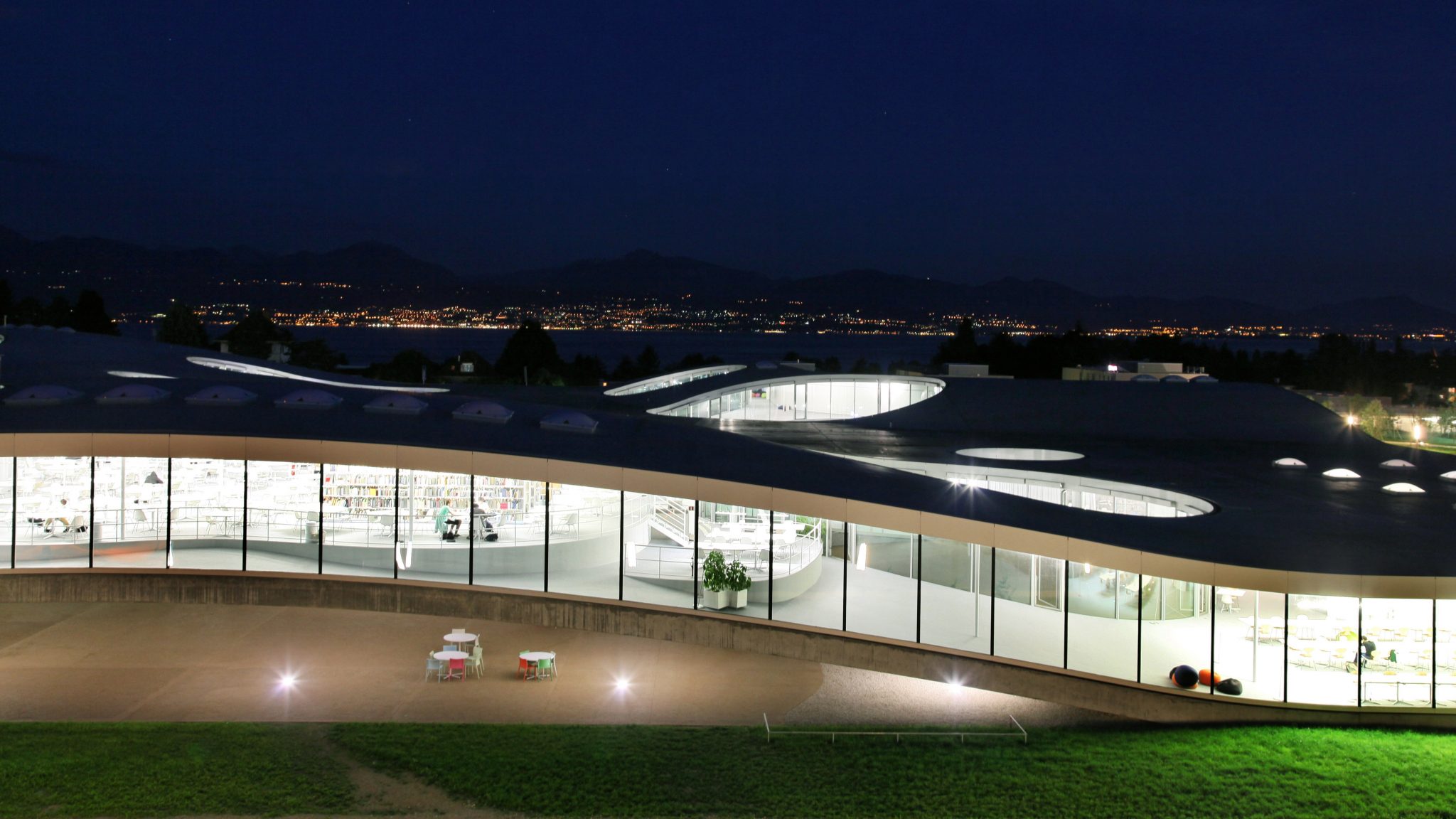 Rolex Learning Center ‒ Visiter l'EPFL ‐ EPFL