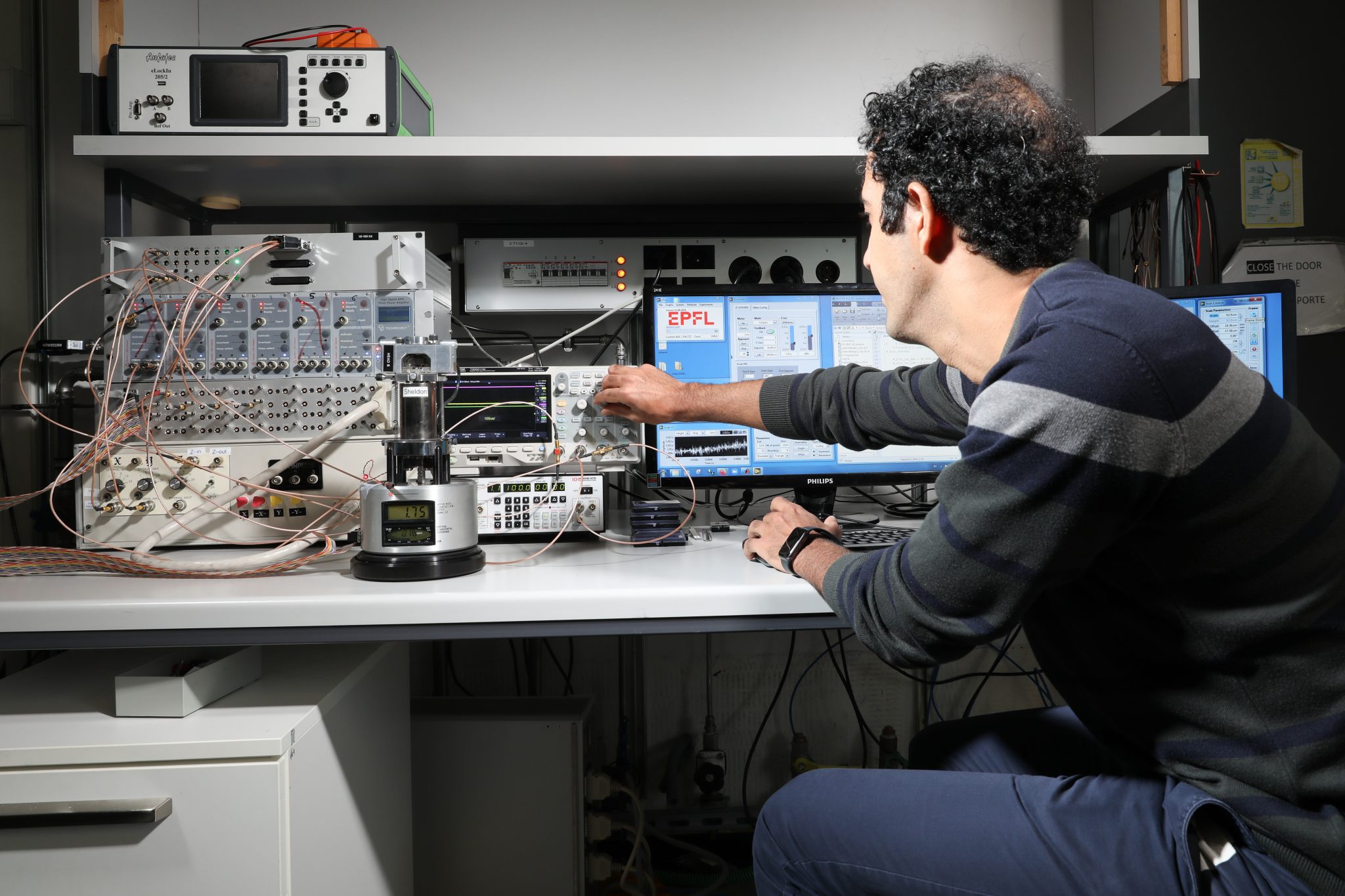 Control of Atomic Force Microscopes ‒ SCI-STI-AK ‐ EPFL