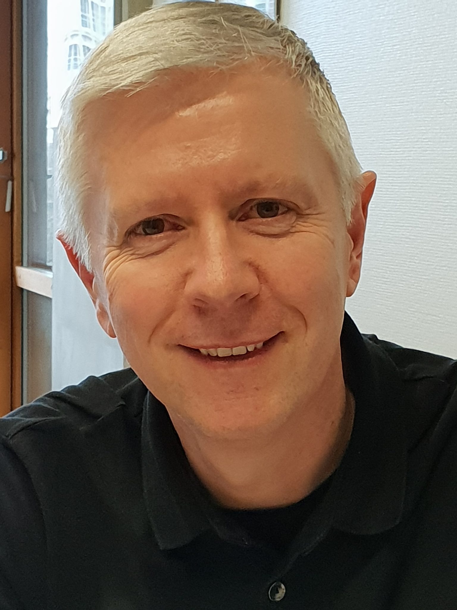 Prof. Paul Dyson ‒ LCOM ‐ EPFL