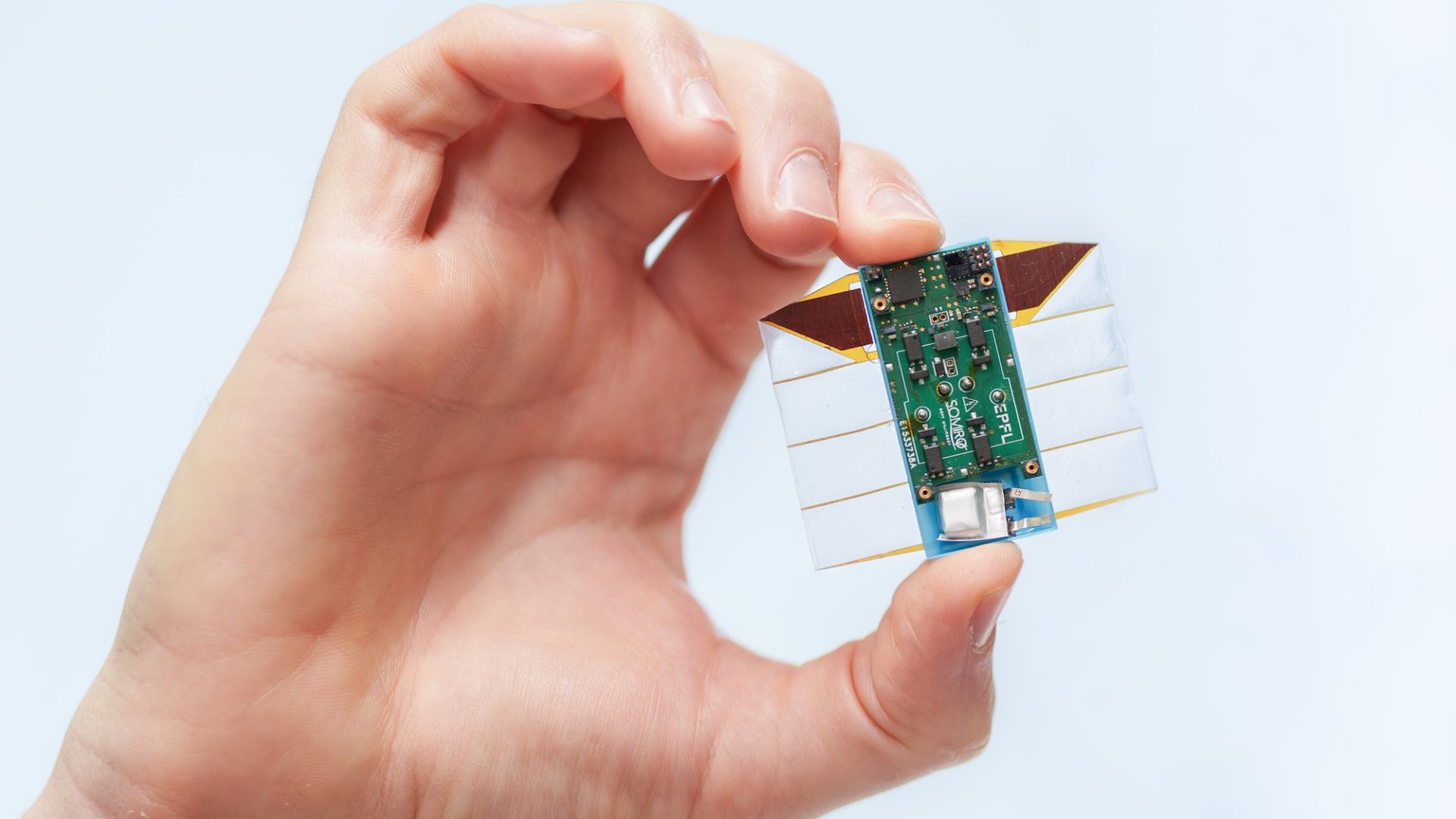 Untethered agile flat swimming robot ‒ LMTS ‐ EPFL