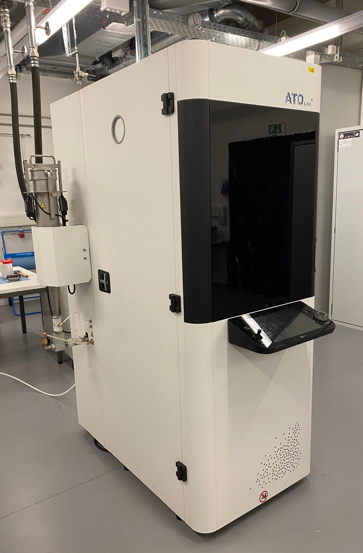 Metal powder atomizer ‒ M2C ‐ EPFL